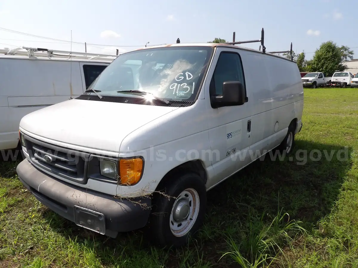 2004 Ford Econoline Van E-150 | GovDeals