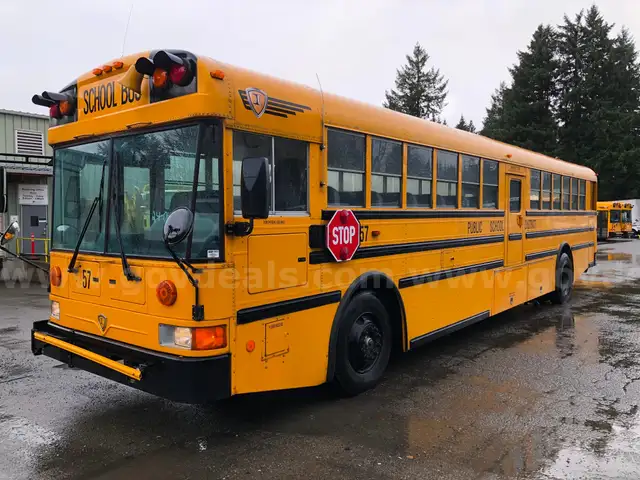 2004 International 3000 School Bus 40' (ID# 32884) (E3) (24-0413) 35122 ...