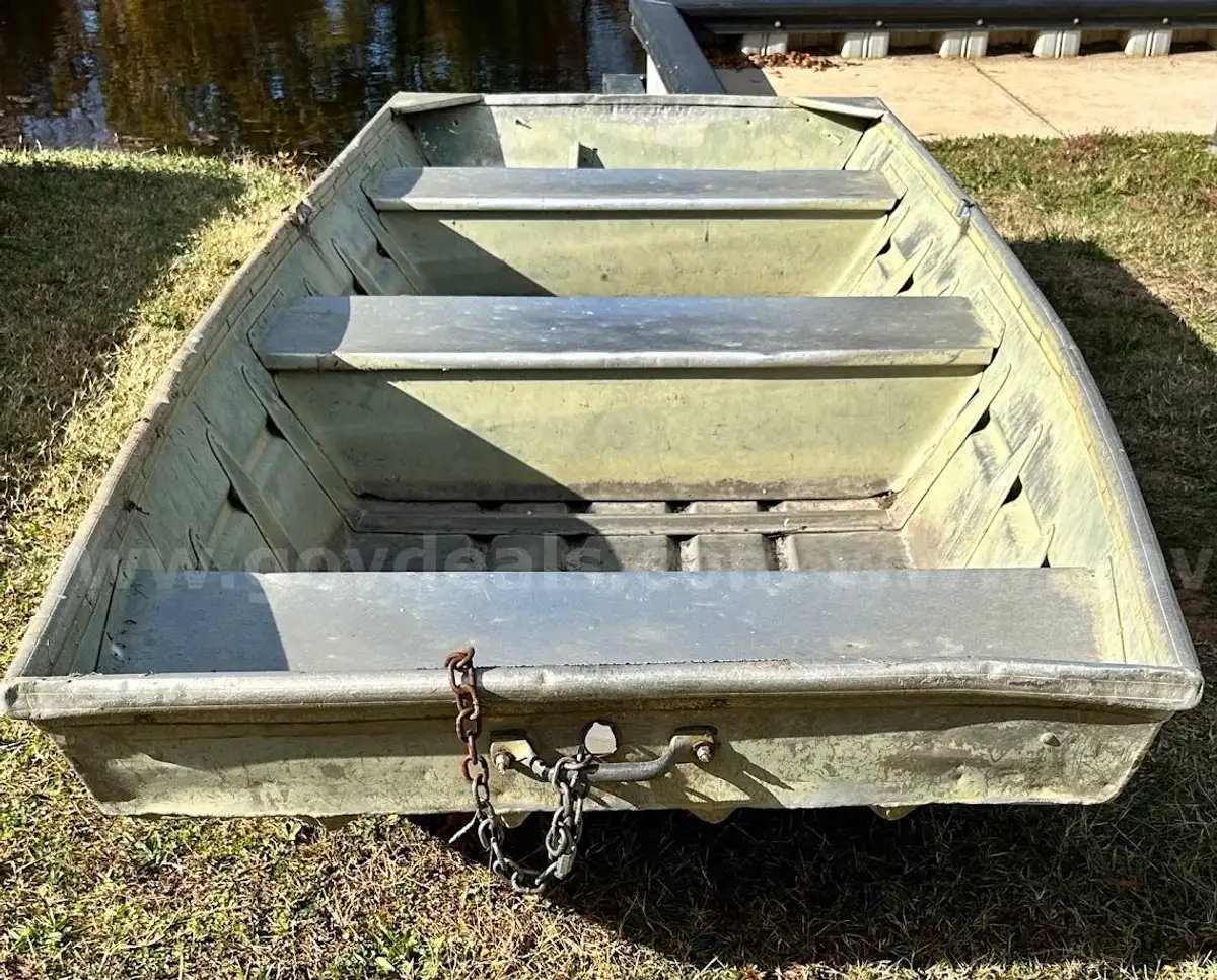 1 Grumman Jon Boat 13.5ft | AllSurplus
