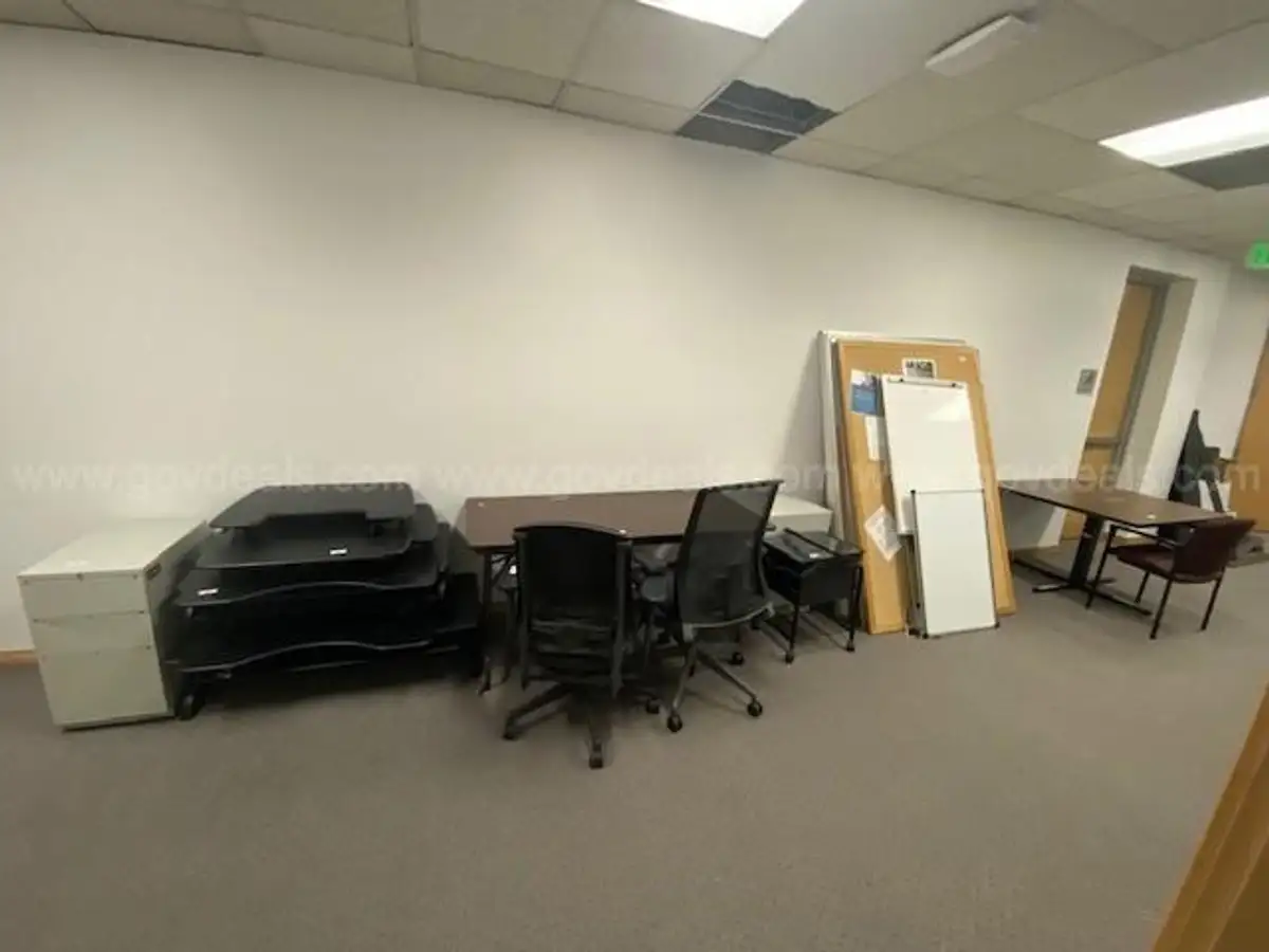 Varidesk Cube Plus 48 | AllSurplus