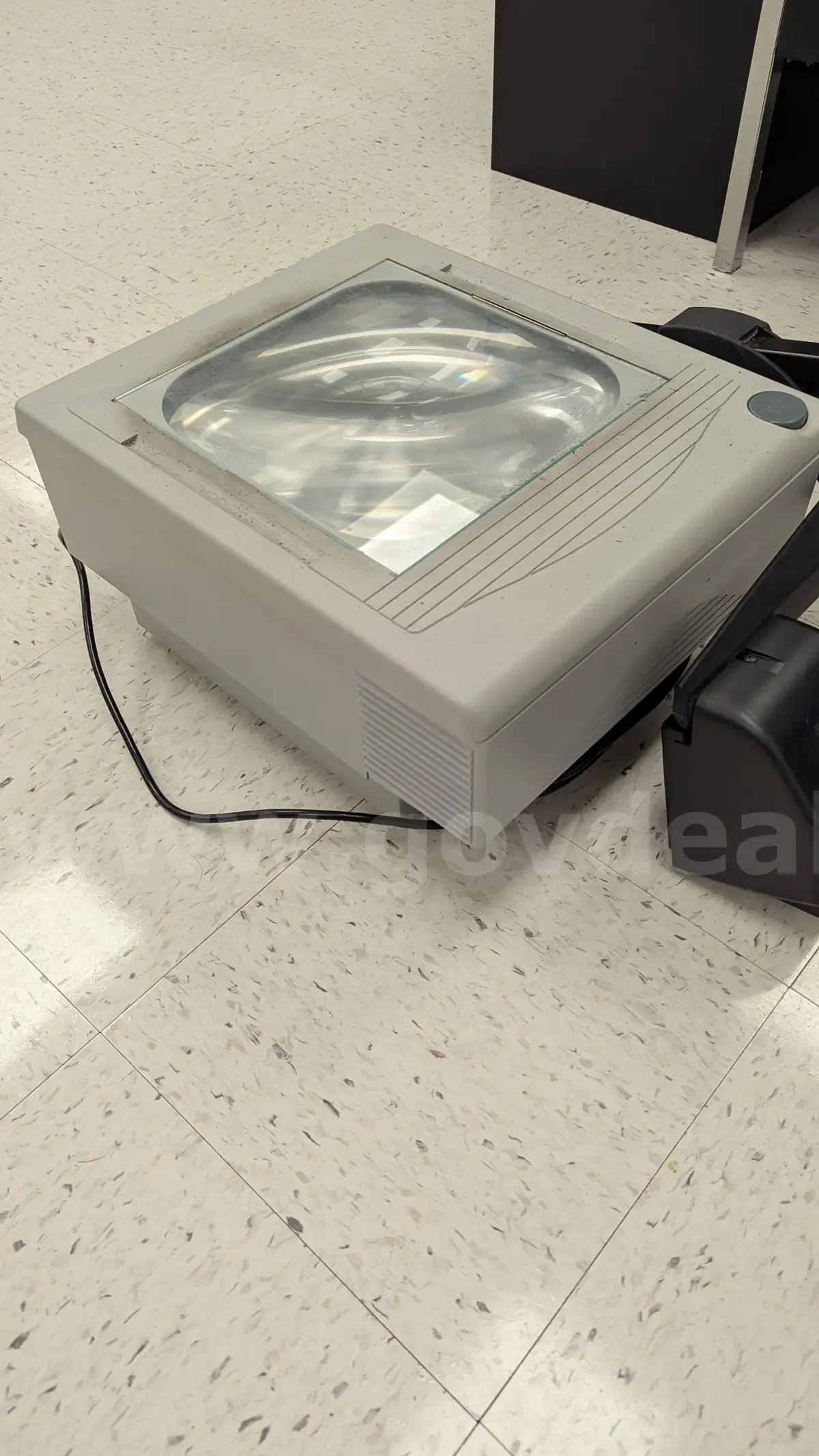 Overhead transparency projector | AllSurplus