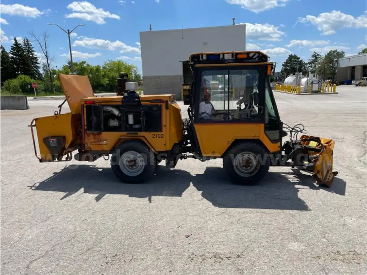 Trackless Municipal Tractor | AllSurplus