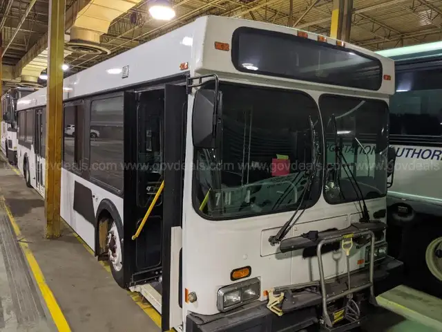 2000 New Flyer Transit Bus | GovDeals
