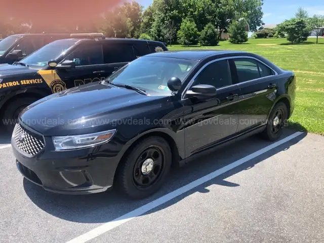 2013 Ford Taurus Police AWD | GovDeals