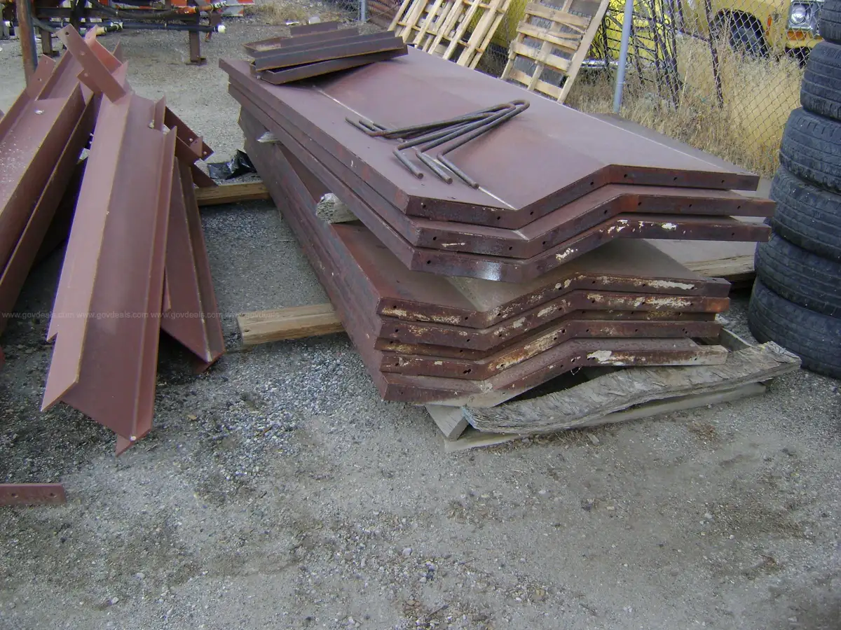 Jersey Barrier Forms | GovDeals